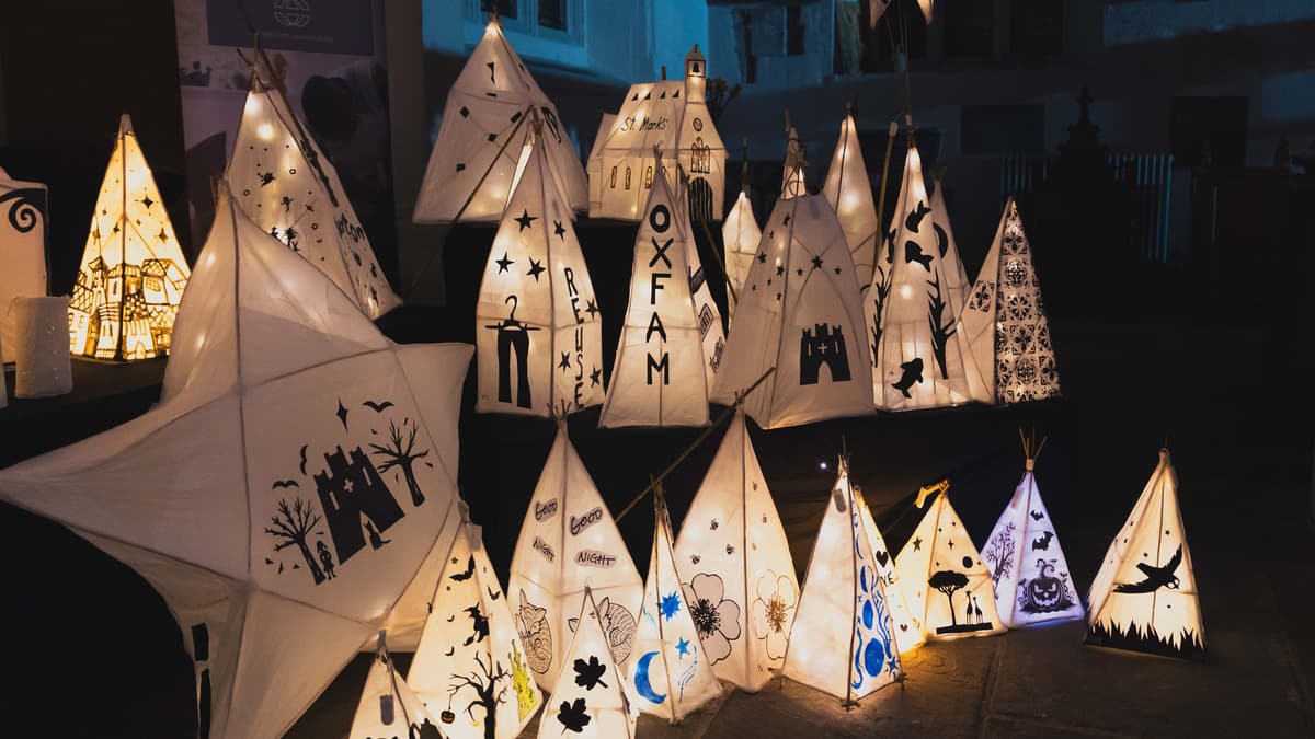 Hundreds flock to Gostrey Meadow for first Lantern Festival ...